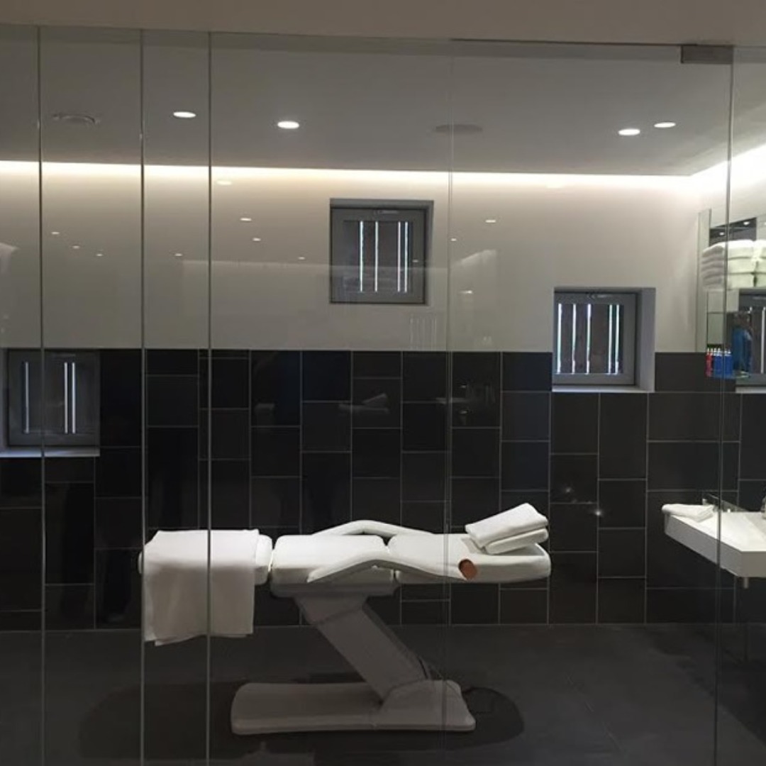 Physio room and bath area - 3Flo